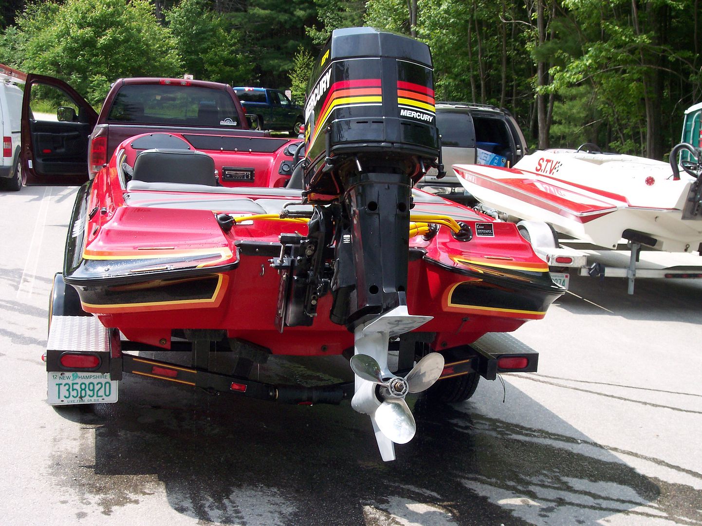 Shadow 200RT Mod VP Tunnel Hull Boat and Trailer